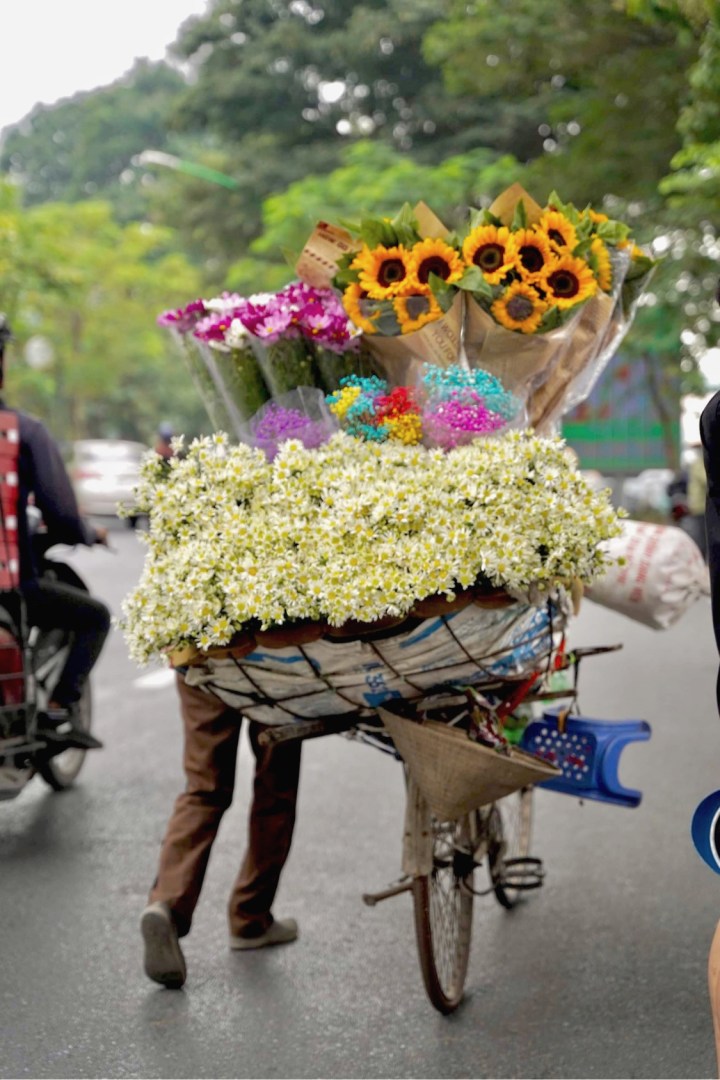 Ngắm Hà Nội qua những gánh hàng rong – Mega Story