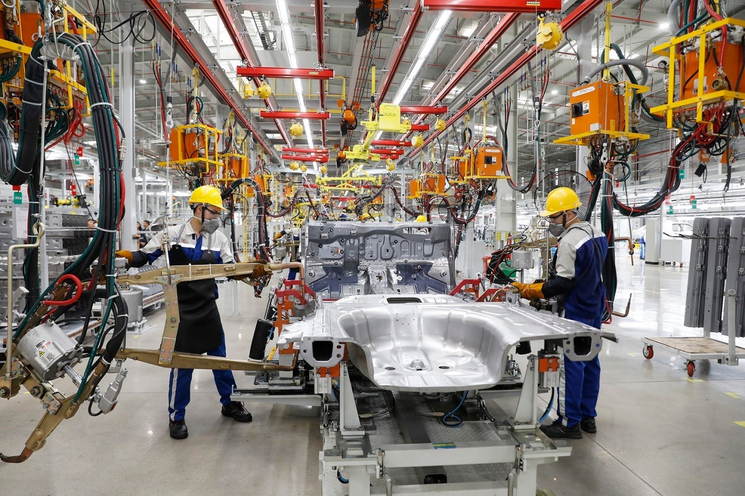 OPPORTUNITIES AND CHALLENGES FOR VIETNAM’S AUTOMOBILE INDUSTRY – Mega Story