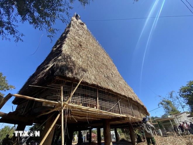 nha rong – Mega Story